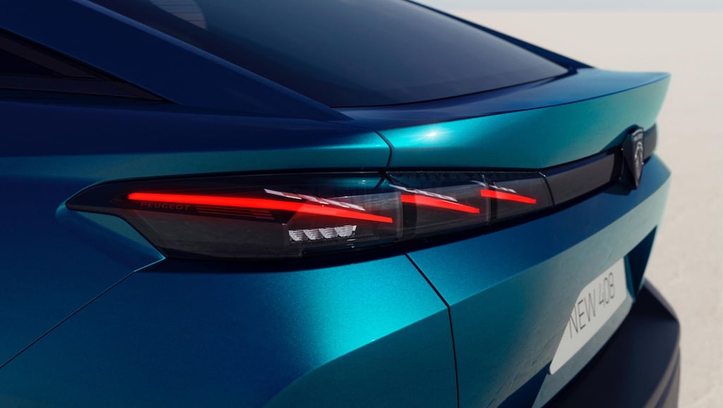 PEUGEOT 408 : The PEUGEOT Fastback Utility Vehicle